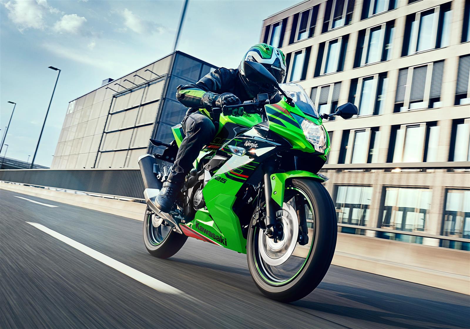 Kawasaki Ninja 125 – Farger, spesifikasjoner og tilbehør